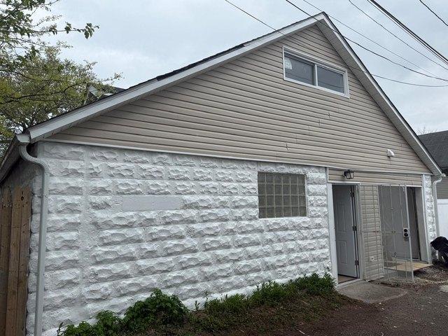 6211 Aspen Ct, Cleveland, OH 44102