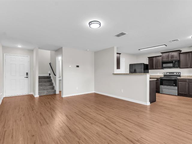 6211 Baywood Crest