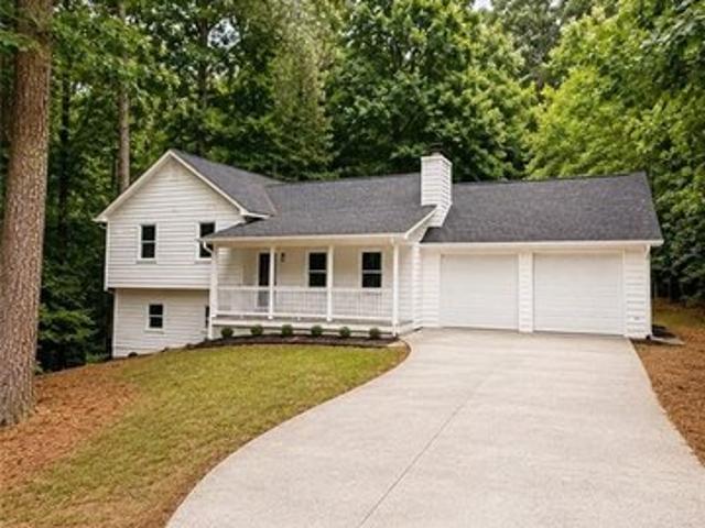 6211 Emerald Springs Dr SE, Acworth, GA 30102