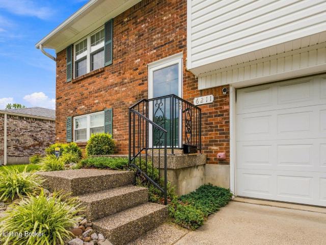 6211 Lynnchester Dr