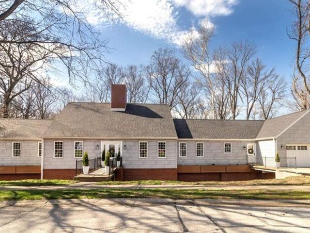 6211 Pfafflin Lake Blvd, Newburgh, IN 47630