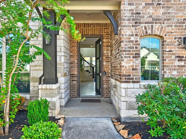 6211 Shore Ridge Court