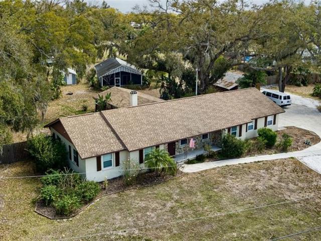 6211 30th Ave E, Palmetto, FL 34221