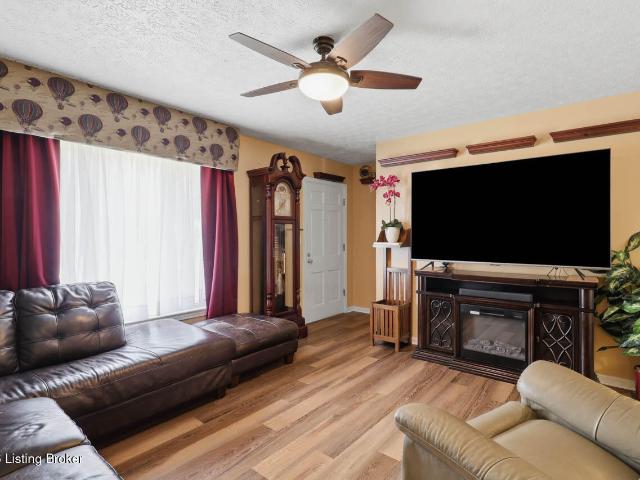 6212 Big Ben Dr