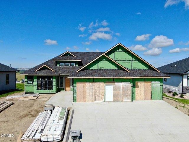 6212 Crested Butte Rd, Bismarck, ND 58503