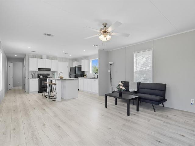 6213 Maine Trail