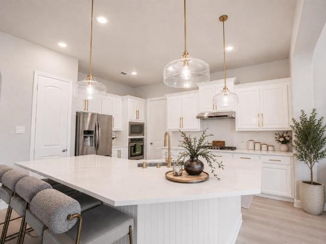 6213 Mickelson Way