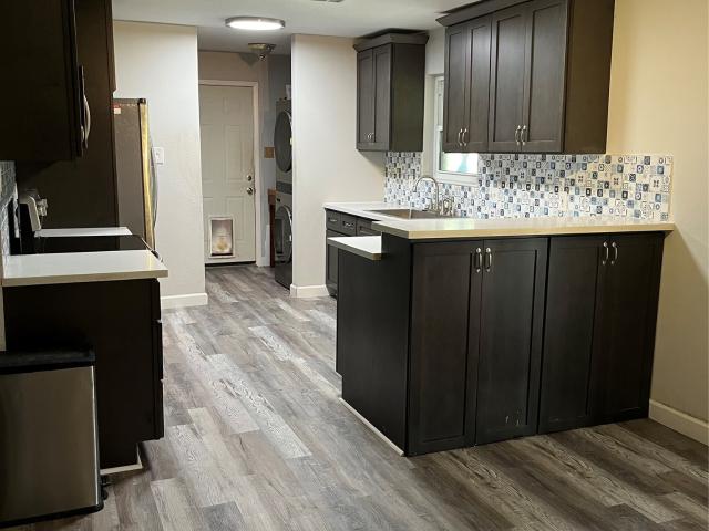6213 Creekside Lane