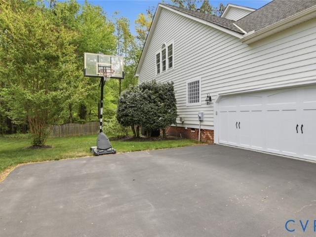 6213 Epaulet Court