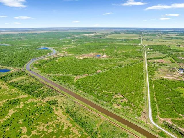 6213 Headquarters Rd, Iowa Park, TX 76367