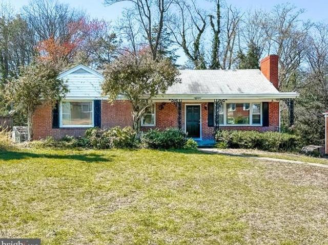 6213 Joyce Dr, Temple Hills, MD 20748