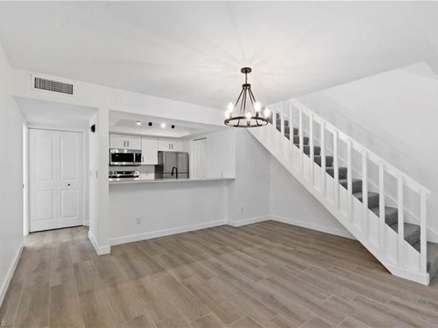 6213 Timberwood Cir Apt 129, Fort Myers, FL 33908