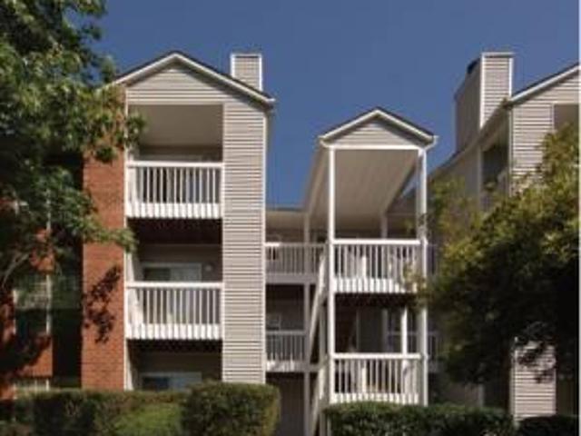 $621 / 1br 792ft² Great Location/ Awesome Price! University Area map