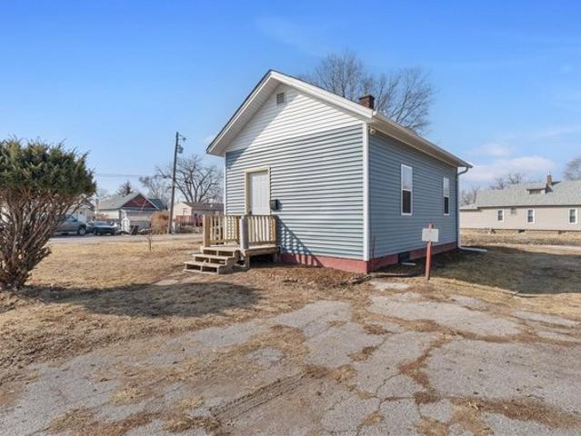 621 7th Ave, Rock Island, IL 61201