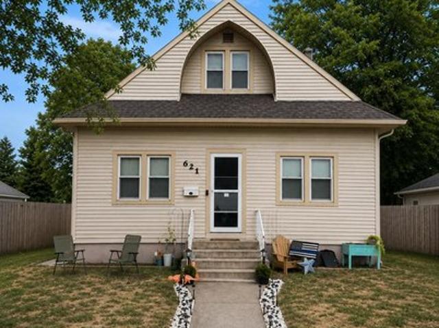 621 5th St SE, Jamestown, ND 58401