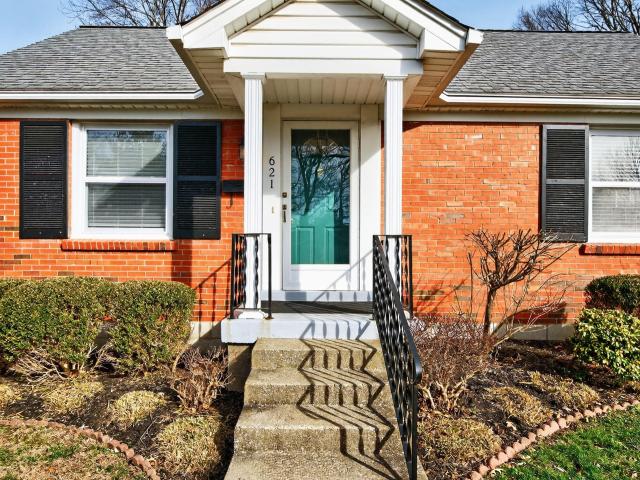 621 Cardinal Lane