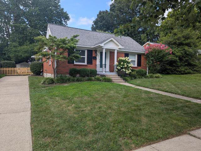 621 Cardinal Lane