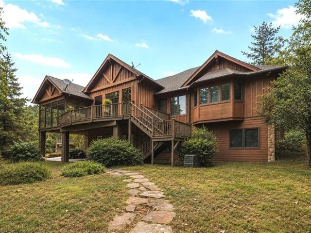 621 Crystal Bay Dr, Denton, NC 27239