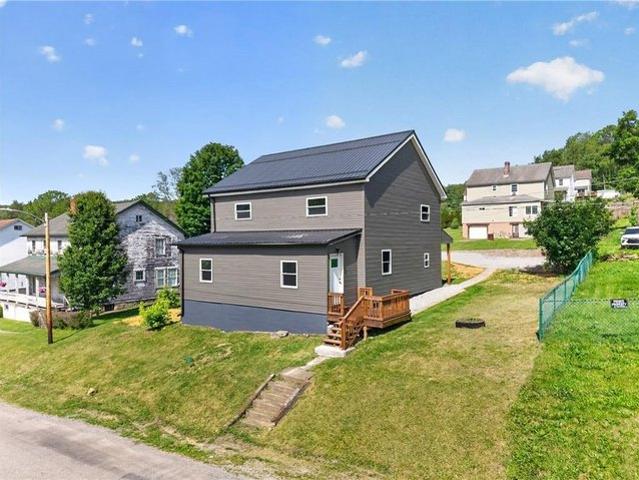 621 Bitner Rd, Dunbar, PA 15431