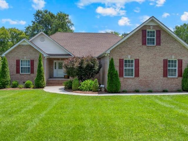 621 Big Oak Dr, Manchester, TN 37355