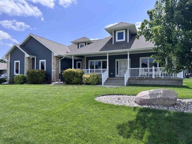 621 Bluestem Trl, Dakota Dunes, SD 57049
