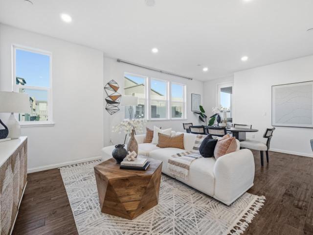 621 Blackbury Lane