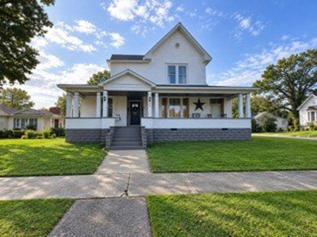 621 Girard St, Metropolis, IL 62960