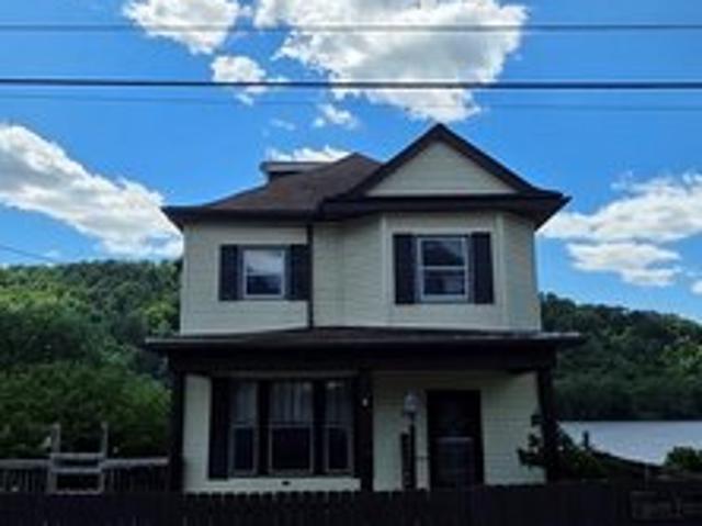621 Grant St, McMechen, WV 26040