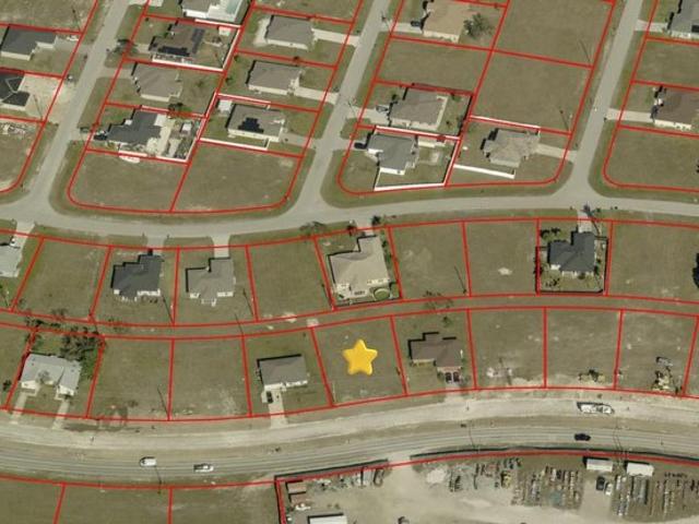 621 Diplomat Pkwy E, Cape Coral, FL 33909