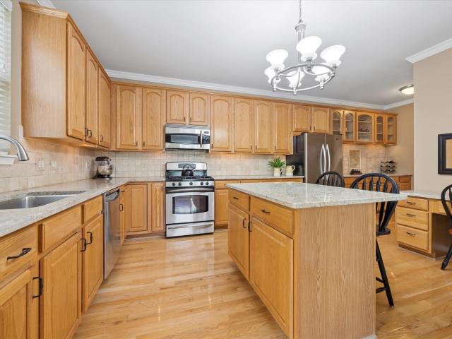 621 Dunhill Lane