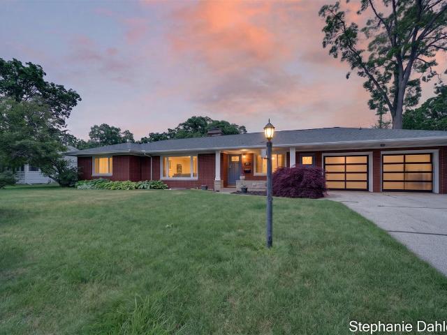 621 E Sunset Drive