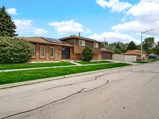 621 Escanaba Avenue