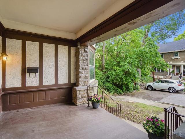 621 Evanswood Place