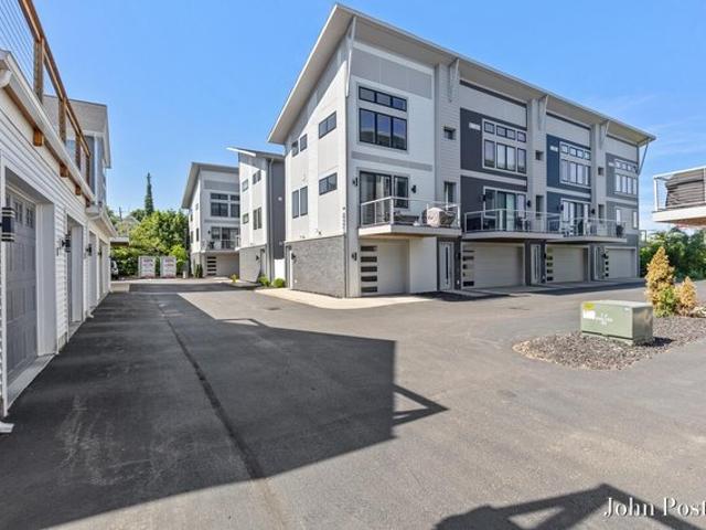621 Fairview Ave NE Apt 1, Grand Rapids, MI 49503