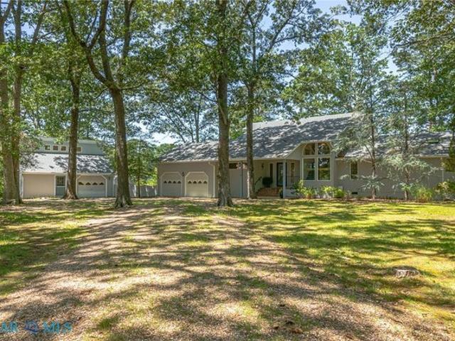 621 Harbor Dr, Reedville, VA 22539