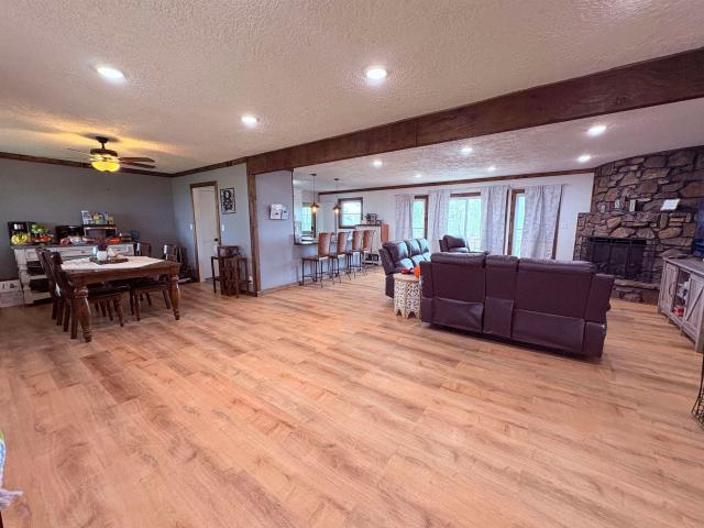 621 Hwy 62 W