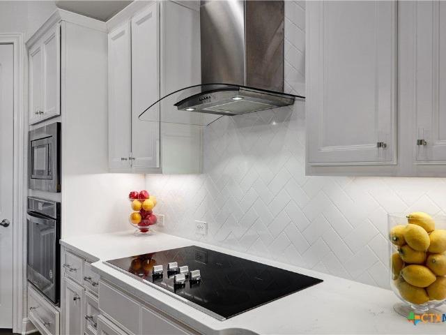 621 Oldenburg, New Braunfels, TX