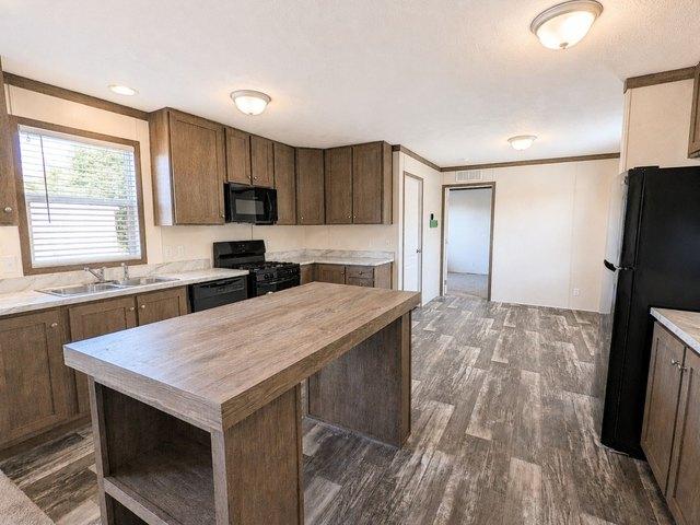 621 Oregon Unit 621, Belleville, MI 48111