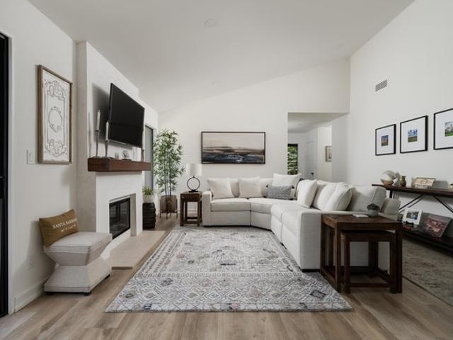 621 Las Perlas Dr, Santa Barbara, CA 93111
