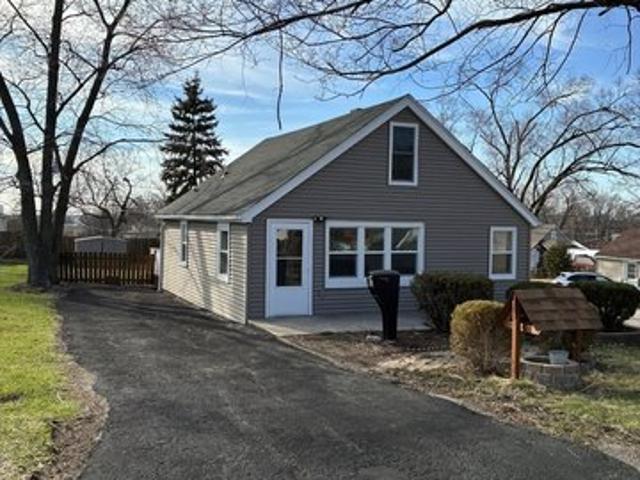 621 Mohawk St, Joliet, IL 60432