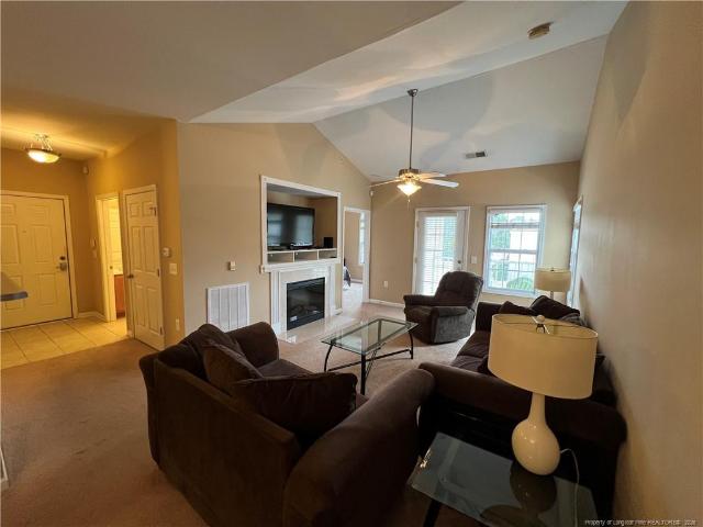 621 Marshtree Lane 305