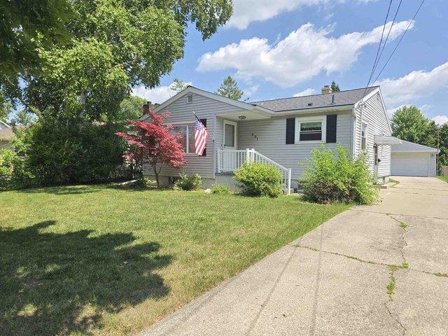 621 McDonnell St, Essexville, MI 48732