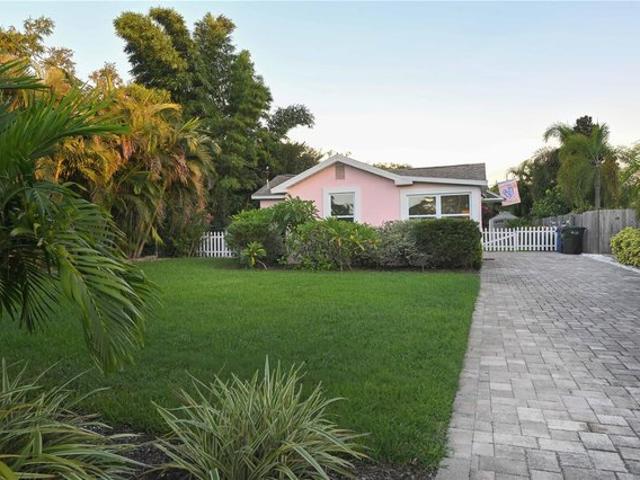 621 Mehlenbacher Rd, Belleair Bluffs, FL 33770