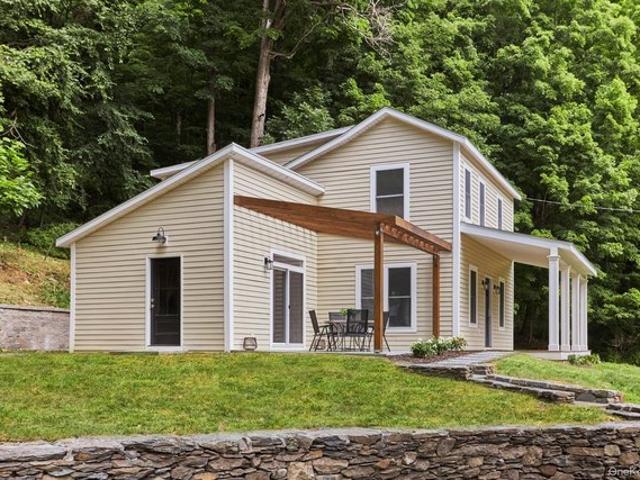 621 Milan Hollow Rd, Rhinebeck, NY 12572
