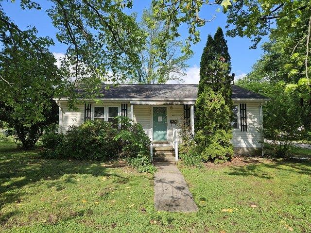 621 N 7th St, Herrin, IL 62948