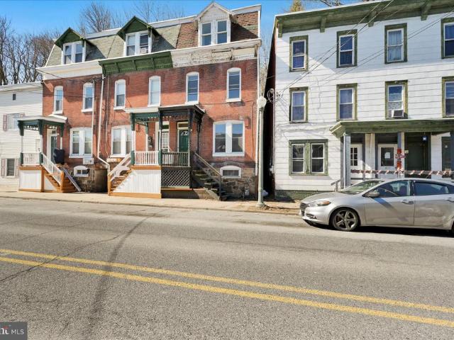 621 N Centre Street