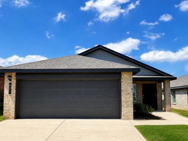 621 NE 104th St, Oklahoma City, OK 73131