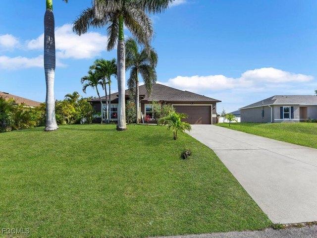 621 NW 28th Ter, Cape Coral, FL 33993