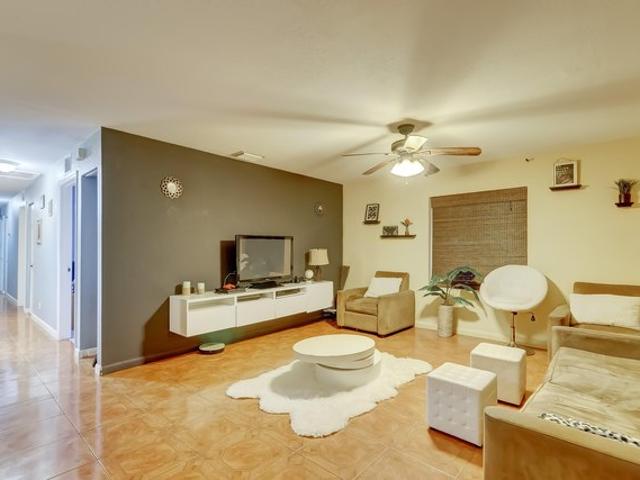 621 S 24th Ave, Hollywood, FL 33020