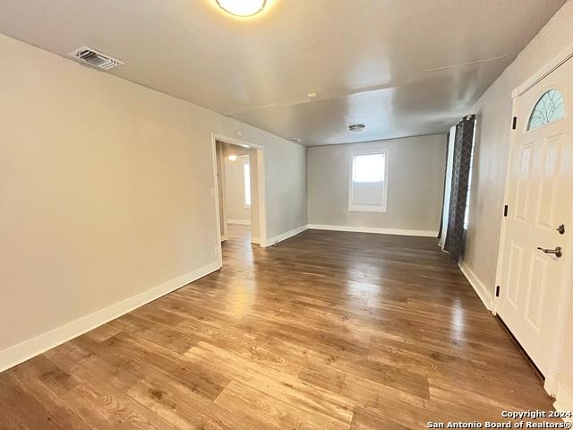 621 S Elmendorf